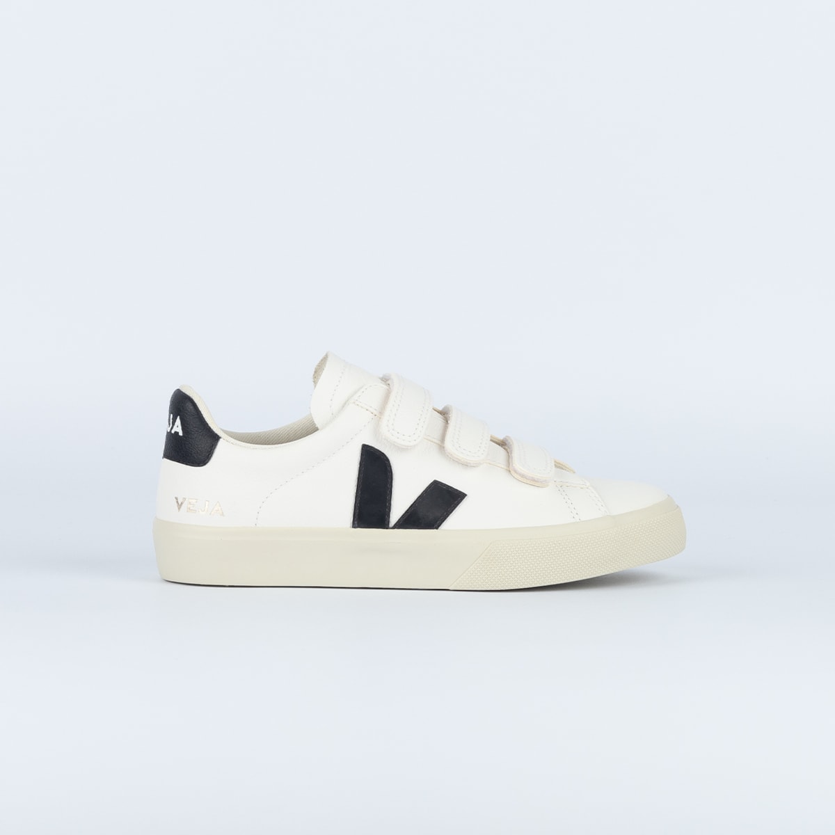 Tênis Veja Recife Logo Chromefree Leather Extra White Black RC0502790 ...