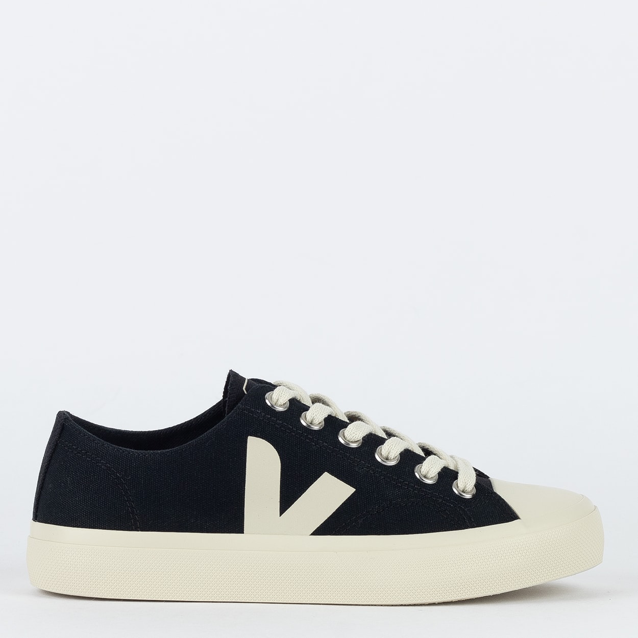 Tênis Veja Wata II Low Canvas Black Pierre PL0101397